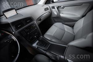 Blue Volvo V70 2006 in Jelgava, with an engine capacity of 2.40 L and mileage of 0 thousand km for 2400 €, photo 17 on AUTOMOTO.COM.LV
