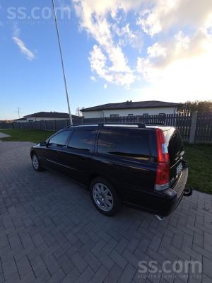 Zils Volvo V70 2006 Rīga, ar dzinēja tilpumu 2.40 L un nobraukumu 356 tūkst. km par 2380 €, foto 3 vietnē AUTOMOTO.COM.LV
