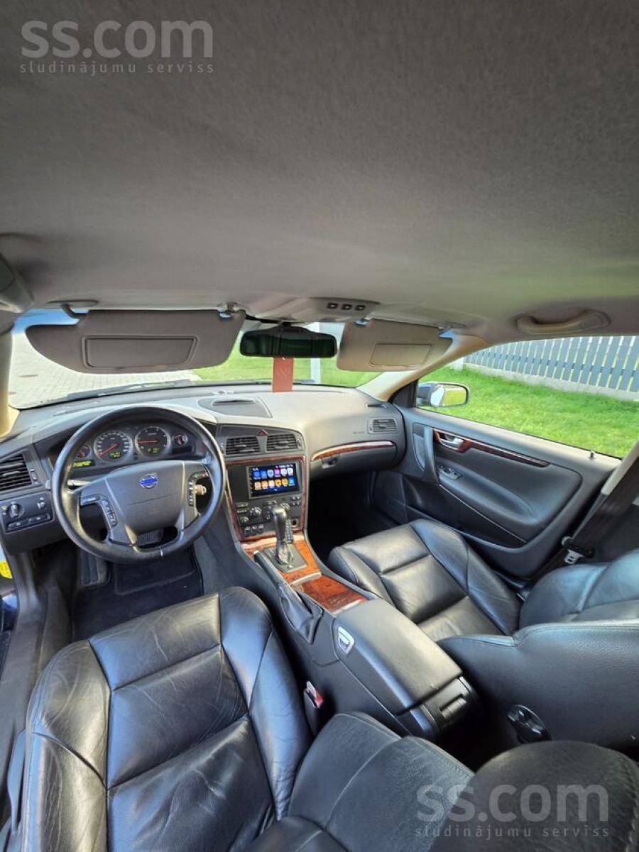 Zils Volvo V70 2006 Rīga, ar dzinēja tilpumu 2.40 L un nobraukumu 356 tūkst. km par 2380 €, foto 5 vietnē AUTOMOTO.COM.LV
