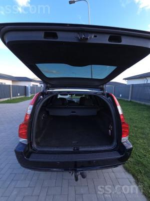 Zils Volvo V70 2006 Rīga, ar dzinēja tilpumu 2.40 L un nobraukumu 356 tūkst. km par 2380 €, foto 10 vietnē AUTOMOTO.COM.LV