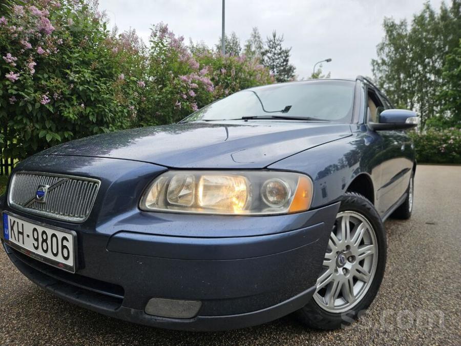 Zils Volvo V70 2007 Rīga, ar dzinēja tilpumu 2.40 L un nobraukumu 0 tūkst. km par 2150 €, foto 1 vietnē AUTOMOTO.COM.LV