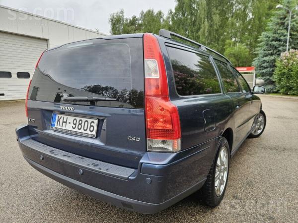 Zils Volvo V70 2007 Rīga, ar dzinēja tilpumu 2.40 L un nobraukumu 0 tūkst. km par 2150 €, foto 4 vietnē AUTOMOTO.COM.LV
