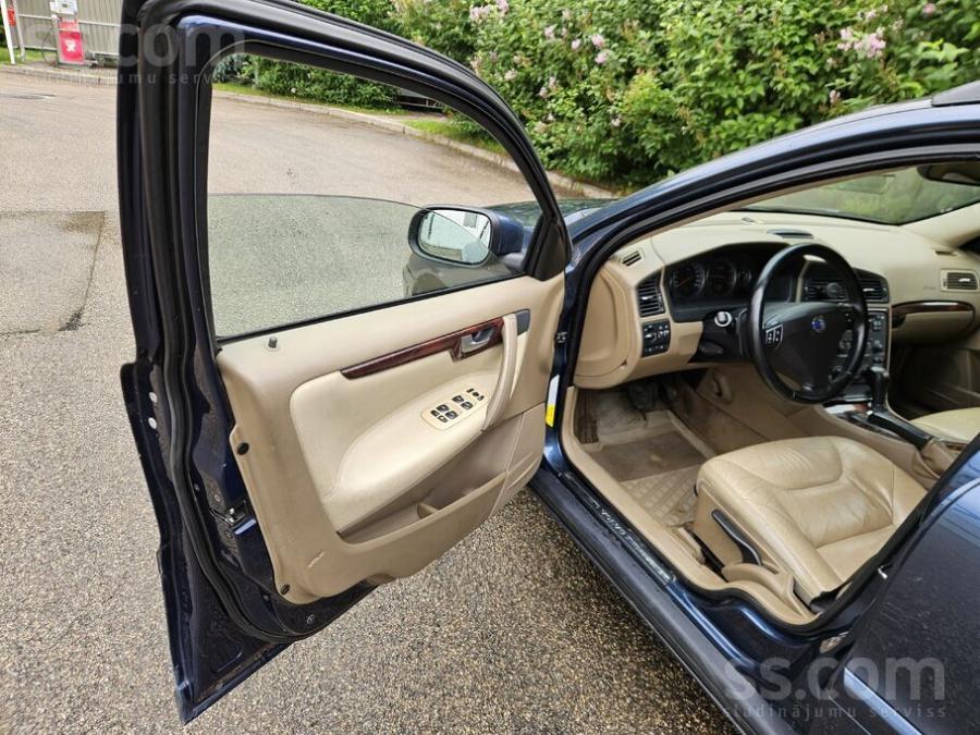 Zils Volvo V70 2007 Rīga, ar dzinēja tilpumu 2.40 L un nobraukumu 0 tūkst. km par 2150 €, foto 13 vietnē AUTOMOTO.COM.LV
