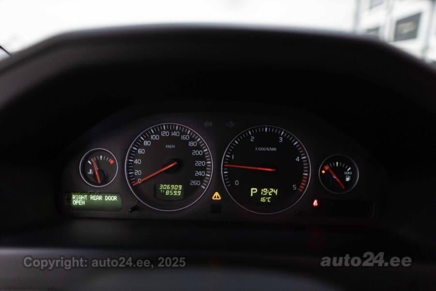 Zils Volvo V70 2007 Tallina, ar dzinēja tilpumu 2.40 L un nobraukumu 302 tūkst. km par 2999 €, foto 15 vietnē AUTOMOTO.COM.LV