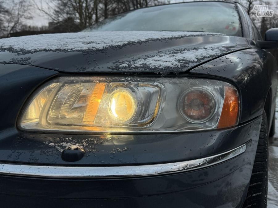 Zils Volvo V70 2007 Viļņa, ar dzinēja tilpumu 2.40 L un nobraukumu 469 tūkst. km par 1950 €, foto 8 vietnē AUTOMOTO.COM.LV