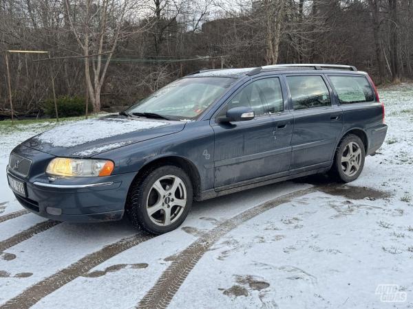 Blue Volvo V70 2007 in Vilnius, with an engine capacity of 2.40 L and mileage of 469 thousand km for 1950 €, photo 6 on AUTOMOTO.COM.LV