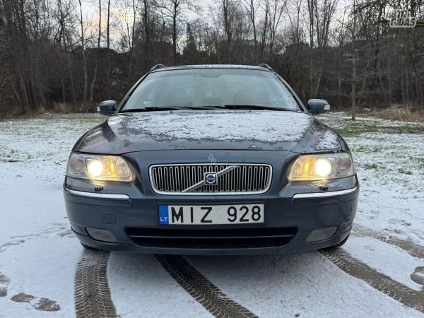 Blue Volvo V70 2007 in Vilnius, with an engine capacity of 2.40 L and mileage of 469 thousand km for 1950 €, photo 7 on AUTOMOTO.COM.LV