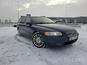 Zils Volvo V70 2007 Rīga, ar dzinēja tilpumu 2.40 L un nobraukumu 441 tūkst. km par 3199 €, foto  vietnē AUTOMOTO.COM.LV