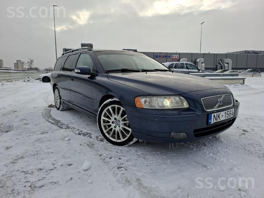 Blue Volvo V70 2007 in Riga, with an engine capacity of 2.40 L and mileage of 441 thousand km for 3199 €, photo 1 on AUTOMOTO.COM.LV