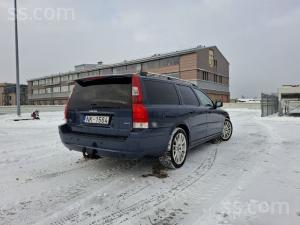 Blue Volvo V70 2007 in Riga, with an engine capacity of 2.40 L and mileage of 441 thousand km for 3199 €, photo 3 on AUTOMOTO.COM.LV