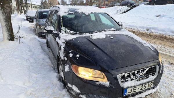 Blue Volvo V70 2007 in Daugavpils, with an engine capacity of 2.40 L and mileage of 365 thousand km for 2250 €, photo 3 on AUTOMOTO.COM.LV