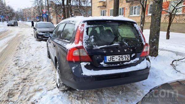 Blue Volvo V70 2007 in Daugavpils, with an engine capacity of 2.40 L and mileage of 365 thousand km for 2250 €, photo 4 on AUTOMOTO.COM.LV