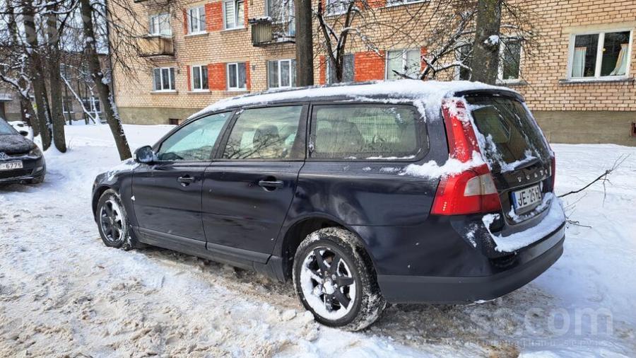 Zils Volvo V70 2007 Daugavpils, ar dzinēja tilpumu 2.40 L un nobraukumu 365 tūkst. km par 2250 €, foto 5 vietnē AUTOMOTO.COM.LV