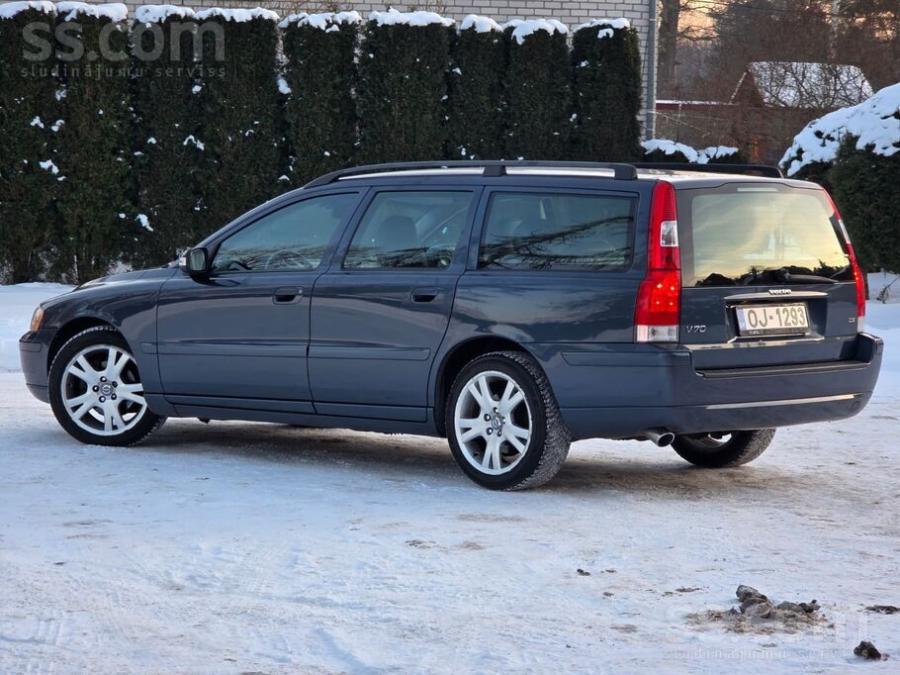 Blue Volvo V70 2007 in Riga, with an engine capacity of 2.40 L and mileage of 0 thousand km for 3650 €, photo 3 on AUTOMOTO.COM.LV