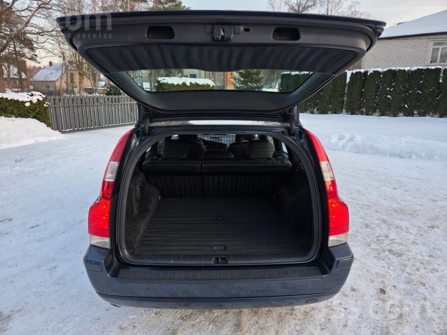 Blue Volvo V70 2007 in Riga, with an engine capacity of 2.40 L and mileage of 0 thousand km for 3650 €, photo 14 on AUTOMOTO.COM.LV