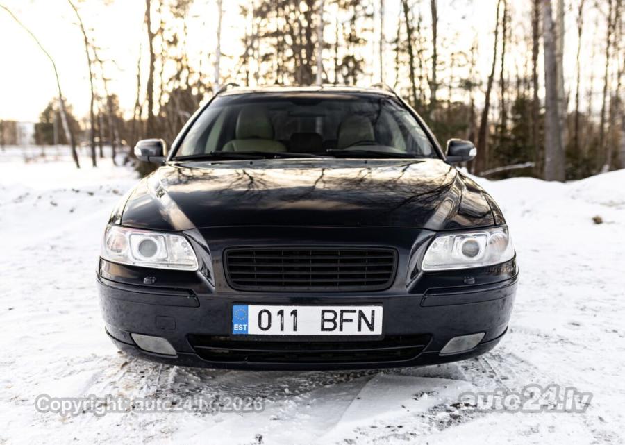 Blue Volvo V70 2007 in Tallinn, with an engine capacity of 2.40 L and mileage of 426 thousand km for 3390 €, photo 2 on AUTOMOTO.COM.LV