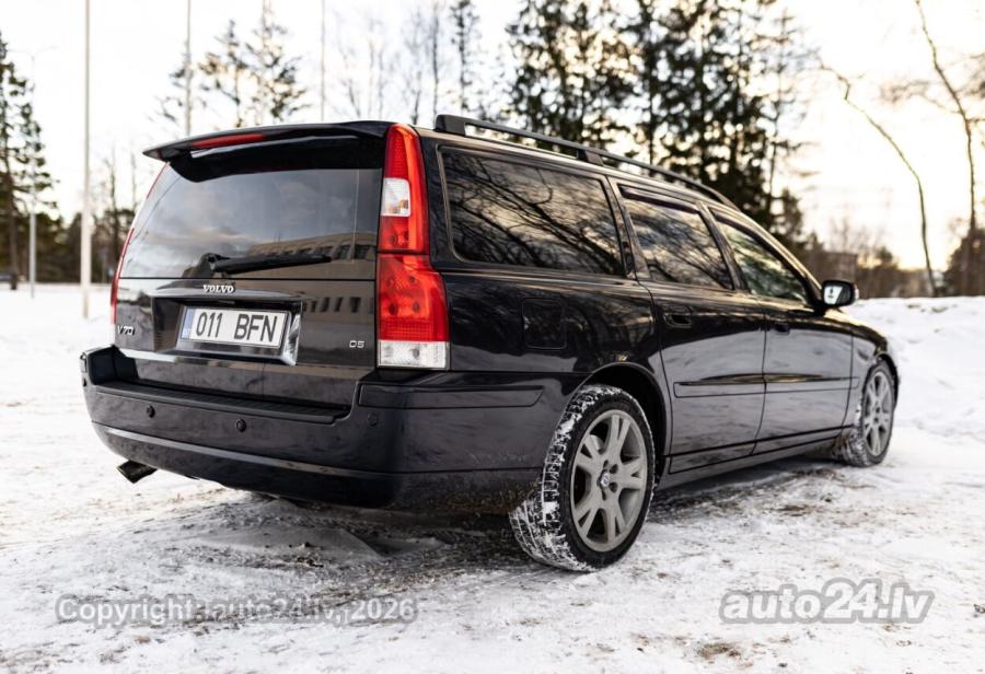Blue Volvo V70 2007 in Tallinn, with an engine capacity of 2.40 L and mileage of 426 thousand km for 3390 €, photo 6 on AUTOMOTO.COM.LV