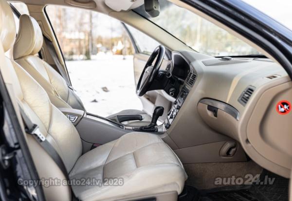 Zils Volvo V70 2007 Tallina, ar dzinēja tilpumu 2.40 L un nobraukumu 426 tūkst. km par 3390 €, foto 9 vietnē AUTOMOTO.COM.LV