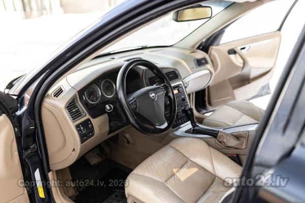 Zils Volvo V70 2007 Tallina, ar dzinēja tilpumu 2.40 L un nobraukumu 426 tūkst. km par 3390 €, foto 10 vietnē AUTOMOTO.COM.LV