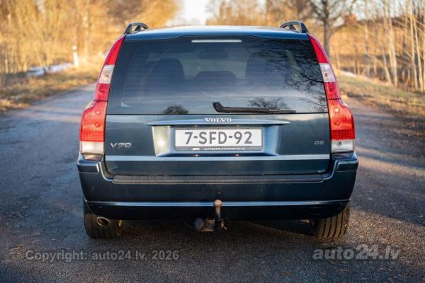 Blue Volvo V70 2007 in Paide, with an engine capacity of 2.40 L and mileage of 368 thousand km for 3599 €, photo 7 on AUTOMOTO.COM.LV