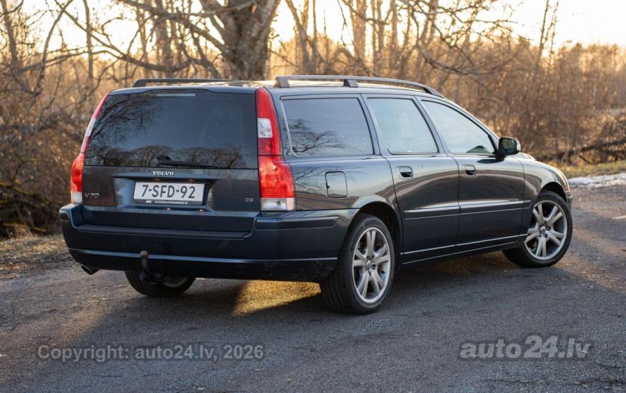 Blue Volvo V70 2007 in Paide, with an engine capacity of 2.40 L and mileage of 368 thousand km for 3599 €, photo 2 on AUTOMOTO.COM.LV