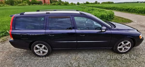 Blue Volvo V70 2007 in Tallinn, with an engine capacity of 2.40 L and mileage of 388 thousand km for 2800 €, photo 2 on AUTOMOTO.COM.LV