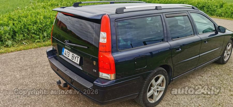 Zils Volvo V70 2007 Tallina, ar dzinēja tilpumu 2.40 L un nobraukumu 388 tūkst. km par 2800 €, foto 4 vietnē AUTOMOTO.COM.LV