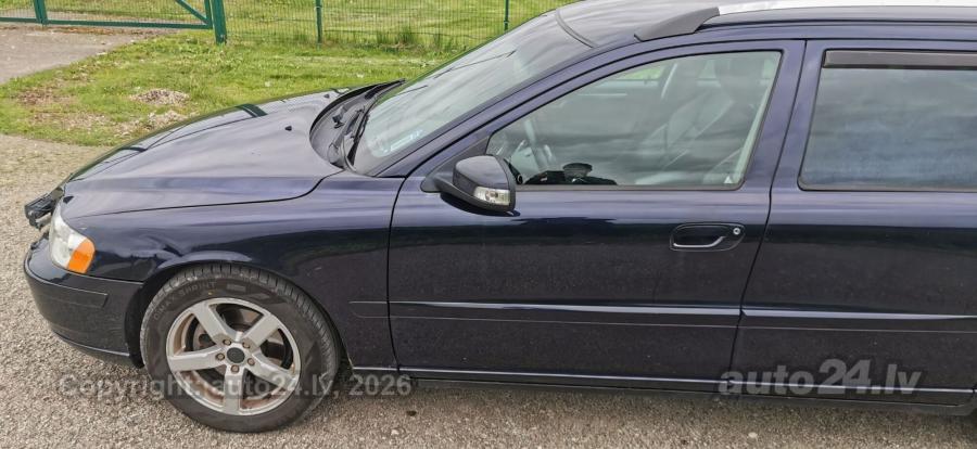 Zils Volvo V70 2007 Tallina, ar dzinēja tilpumu 2.40 L un nobraukumu 388 tūkst. km par 2800 €, foto 8 vietnē AUTOMOTO.COM.LV
