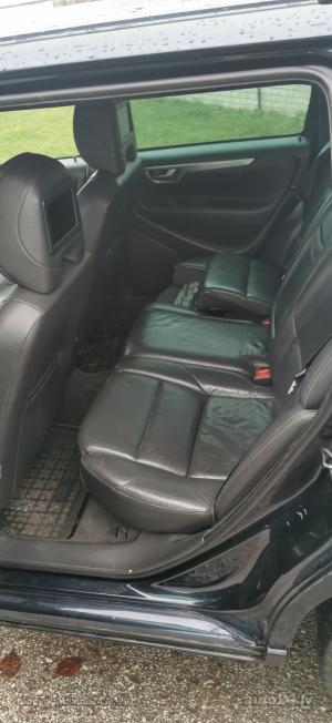 Zils Volvo V70 2007 Tallina, ar dzinēja tilpumu 2.40 L un nobraukumu 388 tūkst. km par 2800 €, foto 12 vietnē AUTOMOTO.COM.LV