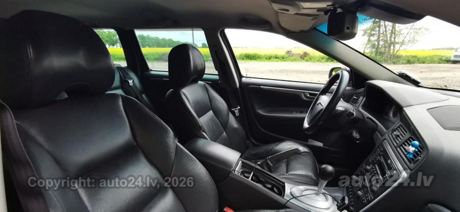 Zils Volvo V70 2007 Tallina, ar dzinēja tilpumu 2.40 L un nobraukumu 388 tūkst. km par 2800 €, foto 18 vietnē AUTOMOTO.COM.LV