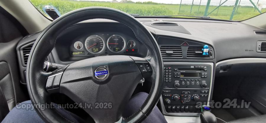 Zils Volvo V70 2007 Tallina, ar dzinēja tilpumu 2.40 L un nobraukumu 388 tūkst. km par 2800 €, foto 21 vietnē AUTOMOTO.COM.LV