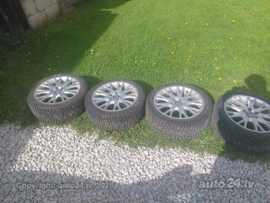Zils Volvo V70 2007 Tallina, ar dzinēja tilpumu 2.40 L un nobraukumu 388 tūkst. km par 2800 €, foto 25 vietnē AUTOMOTO.COM.LV