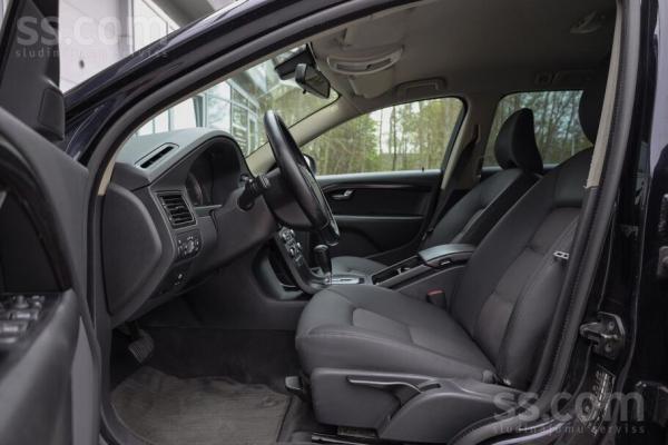 Blue Volvo V70 2007 in Riga, with an engine capacity of 2.40 L and mileage of 0 thousand km for 2995 €, photo 7 on AUTOMOTO.COM.LV