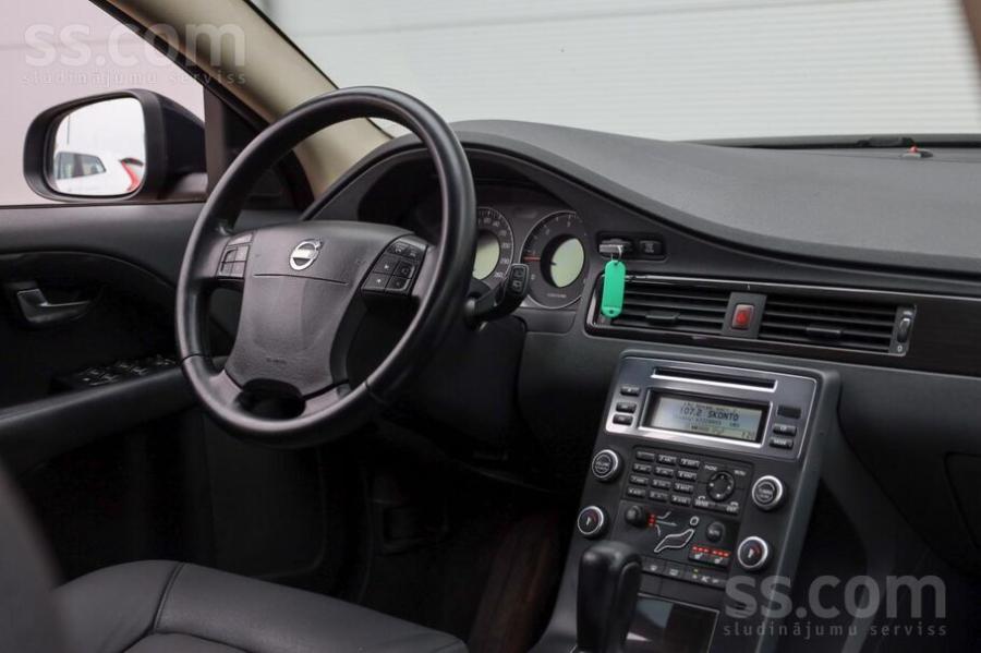 Blue Volvo V70 2007 in Riga, with an engine capacity of 2.40 L and mileage of 0 thousand km for 2995 €, photo 16 on AUTOMOTO.COM.LV
