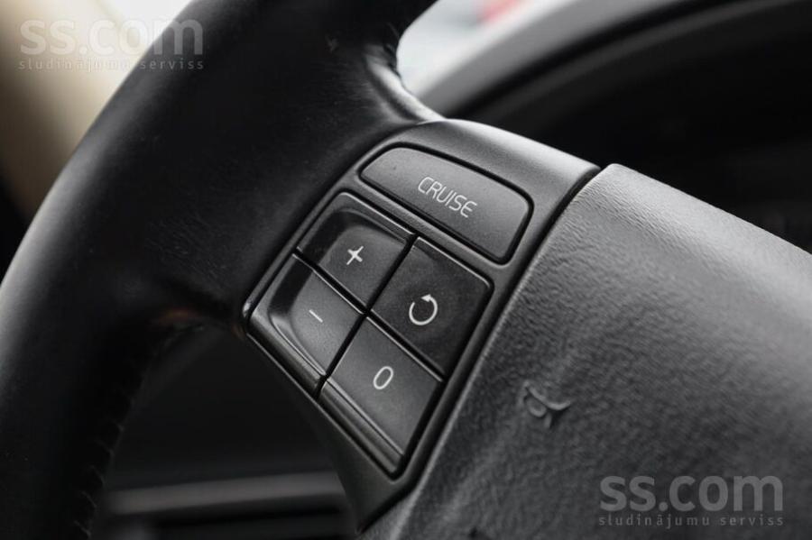 Blue Volvo V70 2007 in Riga, with an engine capacity of 2.40 L and mileage of 0 thousand km for 2995 €, photo 17 on AUTOMOTO.COM.LV