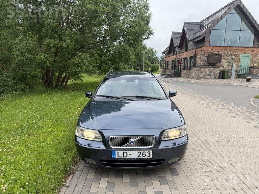 Синий Вольво В70 2007 в Резекне, объемом двигателя 2.40 л и пробегом 0 тыс. км за 2650 €, фото 1 на AUTOMOTO.COM.LV