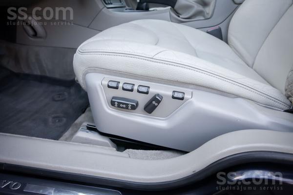 Blue Volvo V70 2007 in Tukums, with an engine capacity of 2.40 L and mileage of 0 thousand km for 3690 €, photo 9 on AUTOMOTO.COM.LV