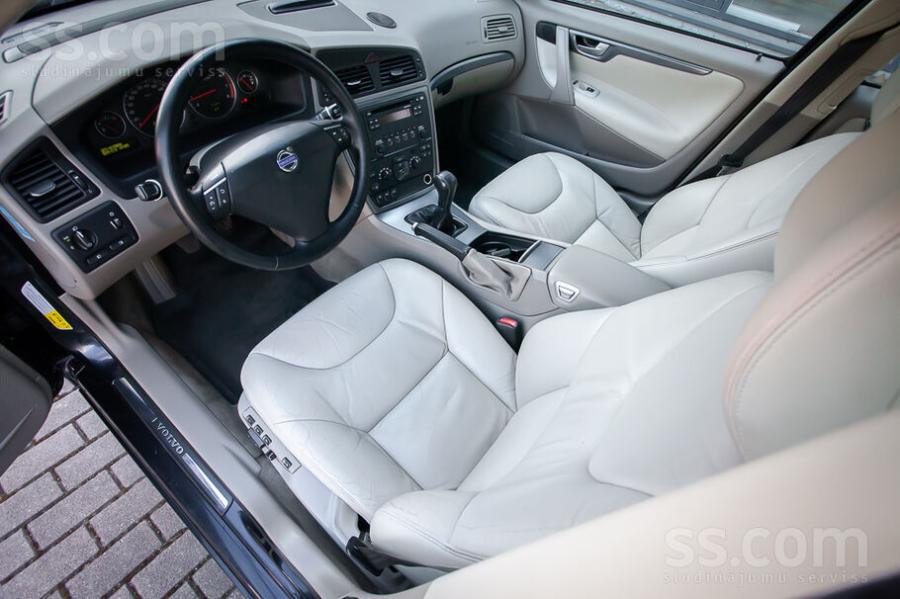 Zils Volvo V70 2007 Tukums, ar dzinēja tilpumu 2.40 L un nobraukumu 0 tūkst. km par 3690 €, foto 11 vietnē AUTOMOTO.COM.LV