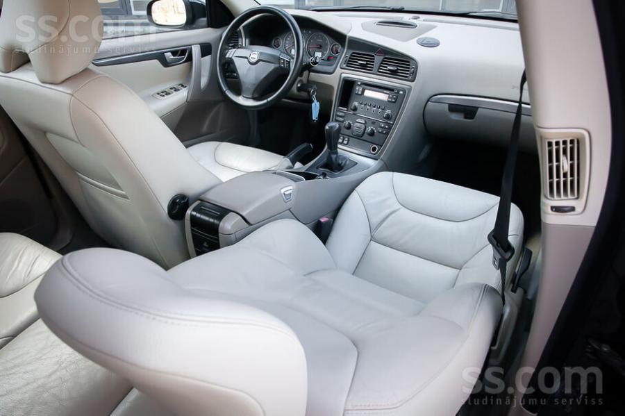 Zils Volvo V70 2007 Tukums, ar dzinēja tilpumu 2.40 L un nobraukumu 0 tūkst. km par 3690 €, foto 15 vietnē AUTOMOTO.COM.LV