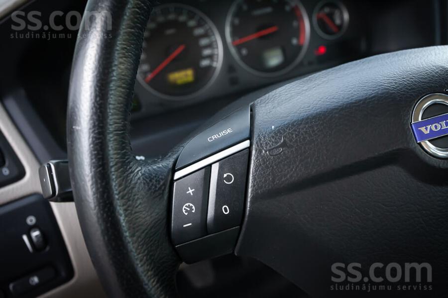 Zils Volvo V70 2007 Tukums, ar dzinēja tilpumu 2.40 L un nobraukumu 0 tūkst. km par 3690 €, foto 17 vietnē AUTOMOTO.COM.LV