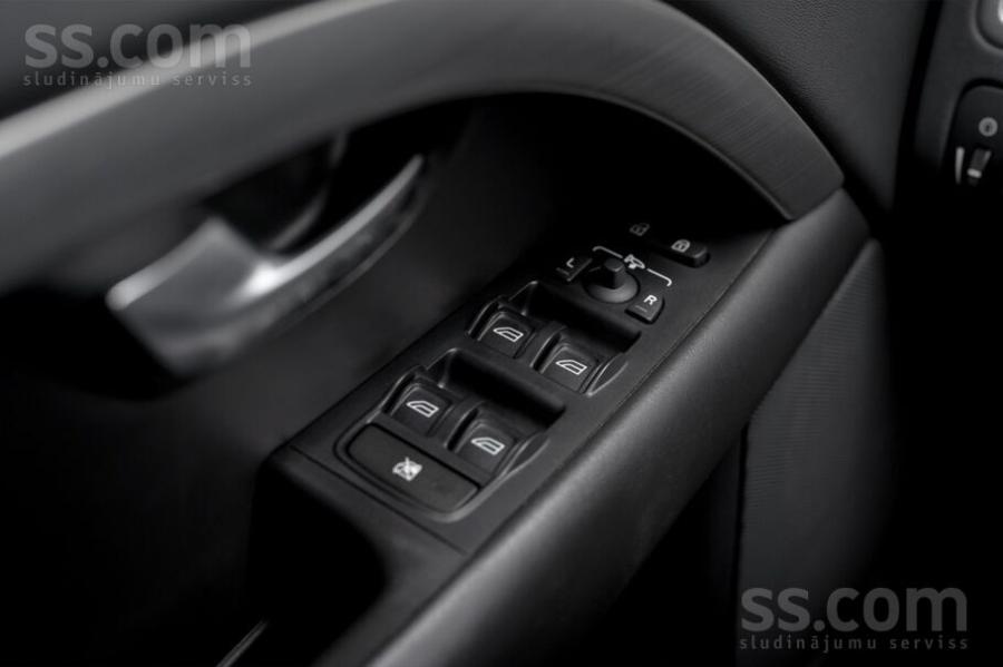 Zils Volvo V70 2007 Talsi, ar dzinēja tilpumu 2.40 L un nobraukumu 358 tūkst. km par 4090 €, foto 14 vietnē AUTOMOTO.COM.LV