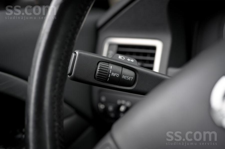 Zils Volvo V70 2007 Talsi, ar dzinēja tilpumu 2.40 L un nobraukumu 358 tūkst. km par 4090 €, foto 16 vietnē AUTOMOTO.COM.LV