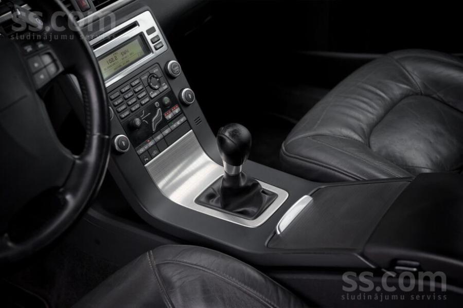 Zils Volvo V70 2007 Talsi, ar dzinēja tilpumu 2.40 L un nobraukumu 358 tūkst. km par 4090 €, foto 24 vietnē AUTOMOTO.COM.LV