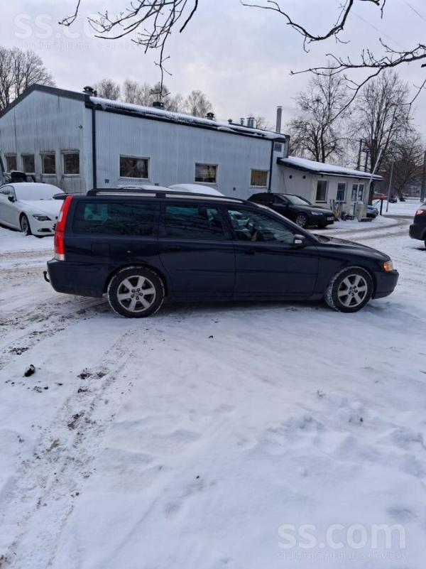 Zils Volvo V70 2007 Rīga, ar dzinēja tilpumu 2.40 L un nobraukumu 335 tūkst. km par 2600 €, foto 3 vietnē AUTOMOTO.COM.LV