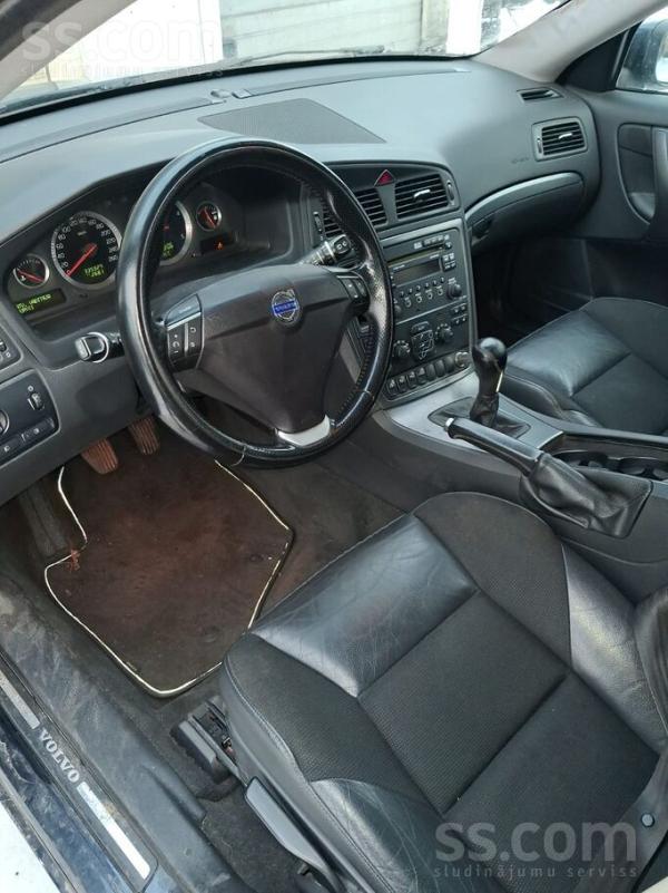 Zils Volvo V70 2007 Rīga, ar dzinēja tilpumu 2.40 L un nobraukumu 335 tūkst. km par 2600 €, foto 6 vietnē AUTOMOTO.COM.LV