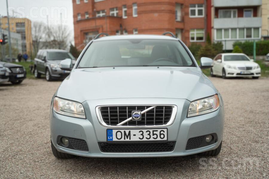 Zils Volvo V70 2007 Liepāja, ar dzinēja tilpumu 2.40 L un nobraukumu 352 tūkst. km par 4900 €, foto 3 vietnē AUTOMOTO.COM.LV