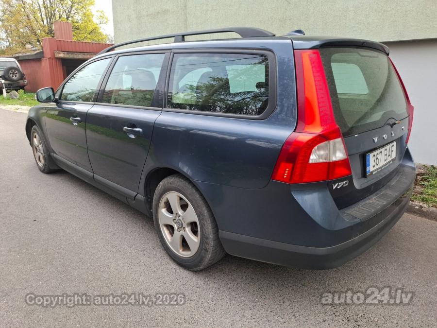 Blue Volvo V70 2007 in Tallinn, with an engine capacity of 2.50 L and mileage of 0 thousand km for 999 €, photo 3 on AUTOMOTO.COM.LV