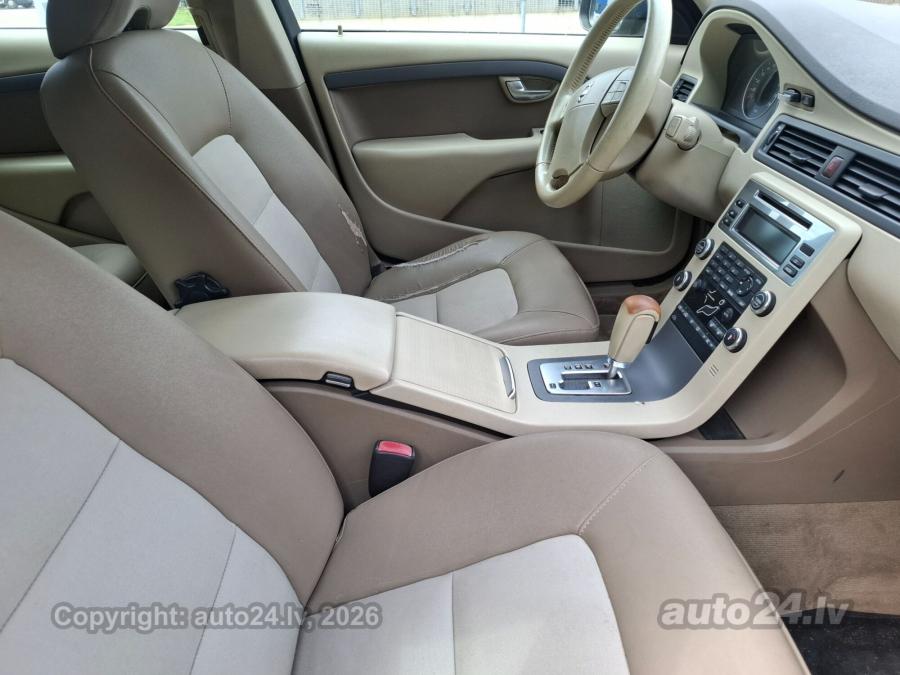 Blue Volvo V70 2007 in Tallinn, with an engine capacity of 2.50 L and mileage of 0 thousand km for 999 €, photo 6 on AUTOMOTO.COM.LV