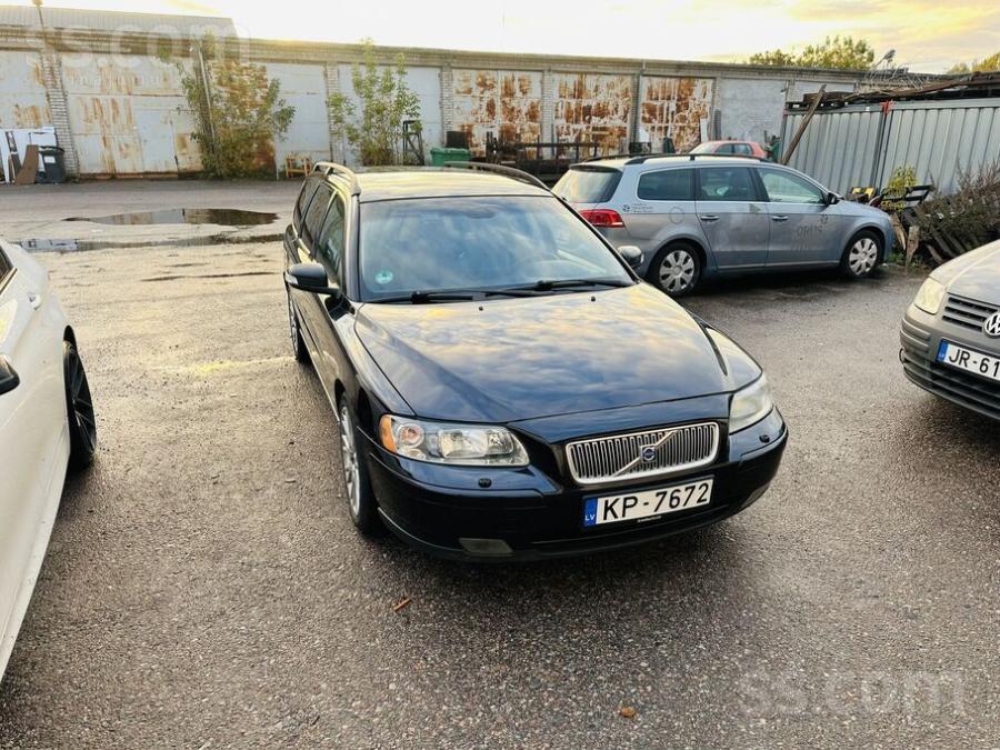 Zils Volvo V70 2007 Rīga, ar dzinēja tilpumu 2.40 L un nobraukumu 361 tūkst. km par 2250 €, foto 1 vietnē AUTOMOTO.COM.LV