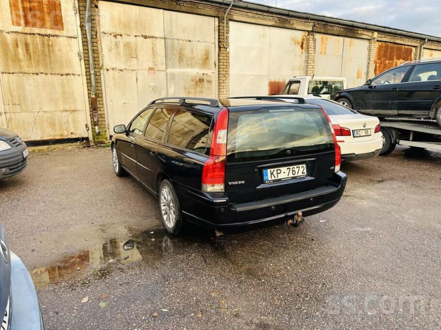 Zils Volvo V70 2007 Rīga, ar dzinēja tilpumu 2.40 L un nobraukumu 361 tūkst. km par 2250 €, foto 5 vietnē AUTOMOTO.COM.LV
